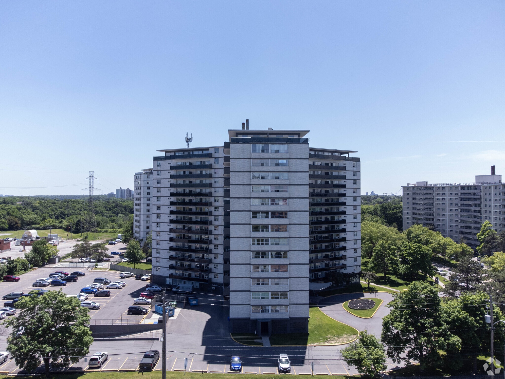 Baroness Apartments Appartements - 11 Goldfinch Ct Toronto, ON ...