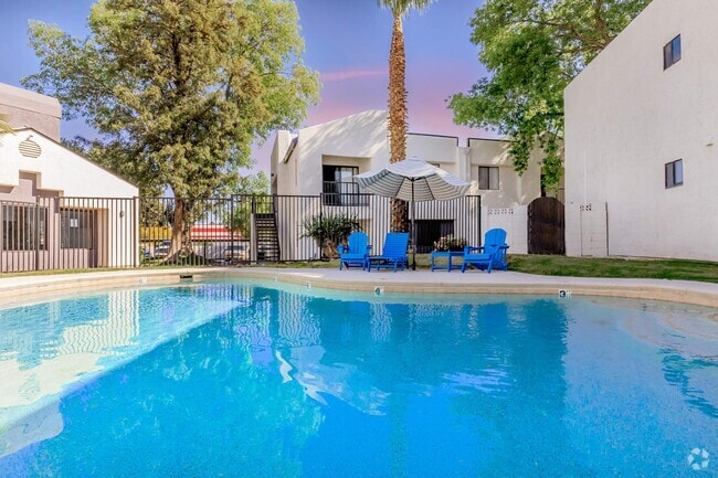 Apartments for Rent with a Swimming Pool in Drexel Heights AZ