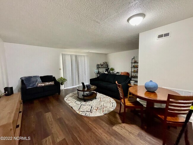 1010 Fayetteville Rd Unit 2, Rockingham, NC 28379 - Room for Rent in ...