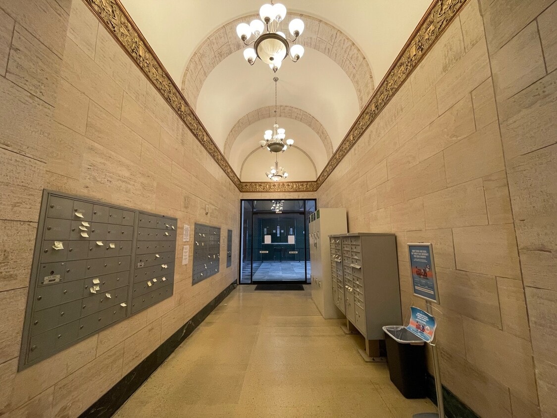 Spring Arcade Building - Apartments in Los Angeles, CA | Westside Rentals