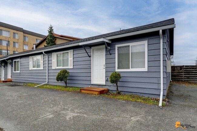 Midtown Anchorage Apartments for Rent with Hardwood Floors - Anchorage ...