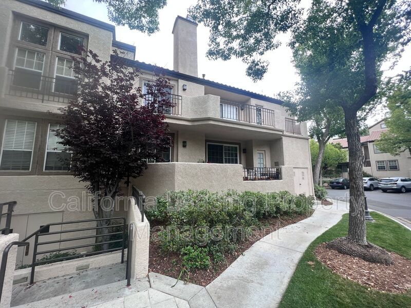 24109 Del Monte Dr. Unit #466, Santa Clarita, CA 91355 - Condo for Rent ...