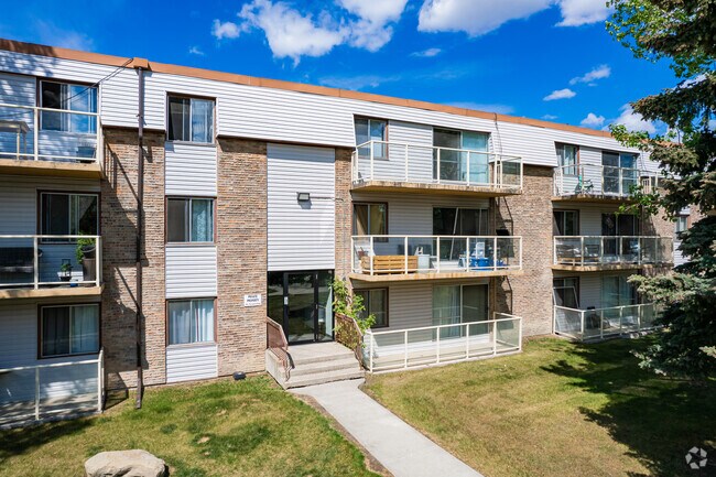 Kingsland Gardens Apartments - 742 Kingsmere Cres SW Calgary, AB ...