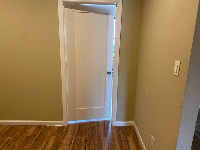 309 M.L.K. Drive Unit 1, Jersey City, NJ 07305 - Room for Rent in ...