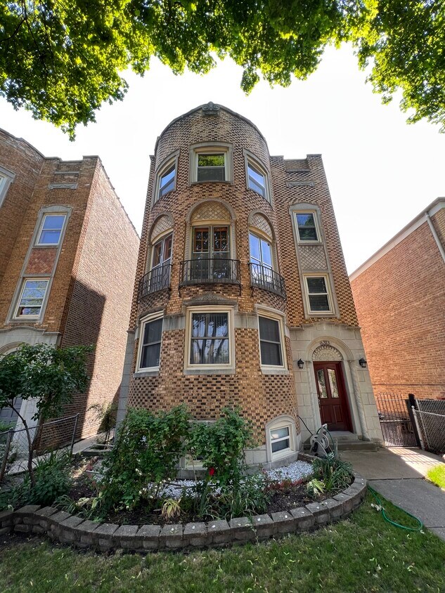 6313 N Troy St Unit 3, Chicago, IL 60659 - Apartments in Chicago, IL ...