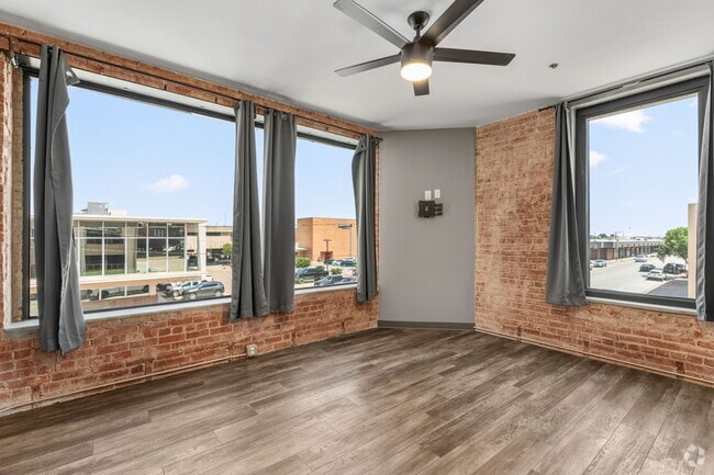 Downtown Wichita Falls Apartments for Rent with a Yard - Wichita Falls ...