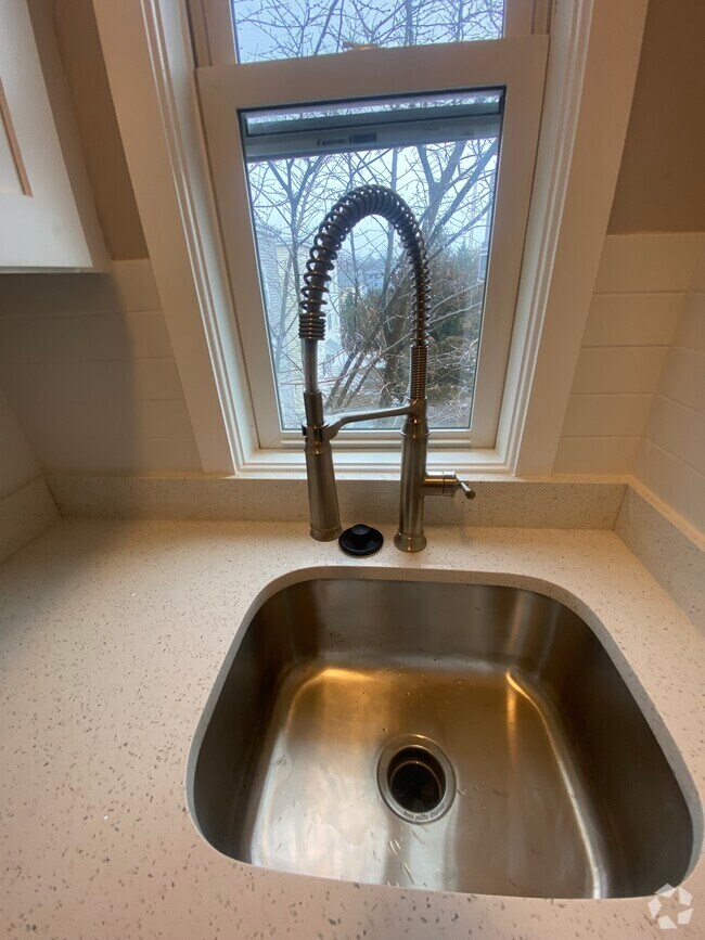 Inman Square Apartments for Rent with a Walk-In Closet - Cambridge, MA ...