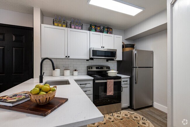 The Ranch Reserve Apartments for Rent with Hardwood Floors ...