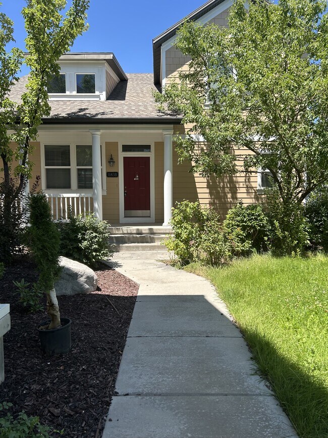 SoDa Row Apartments for Rent with Parking - South Jordan, UT - Updated ...