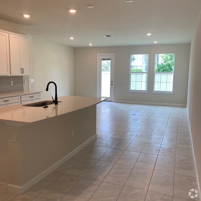 Cedar Pointe Villages Apartments for Rent with a Yard - Stuart, FL - 1 ...