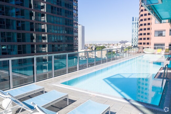Watermarke Tower Apartments - Los Angeles, CA | Apartments.com