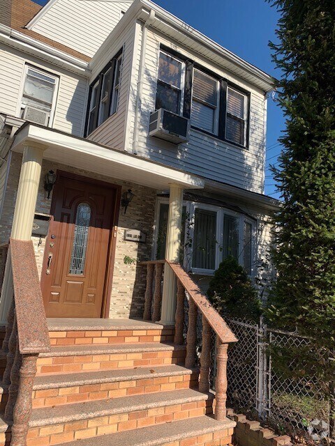 Townhomes for Rent in Queens NY - 49 Townhouses | Apartments.com