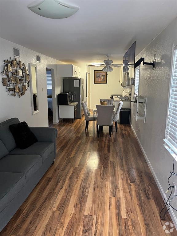 Wilson Apartments for Rent with Hardwood Floors - Houston, TX - 4 ...