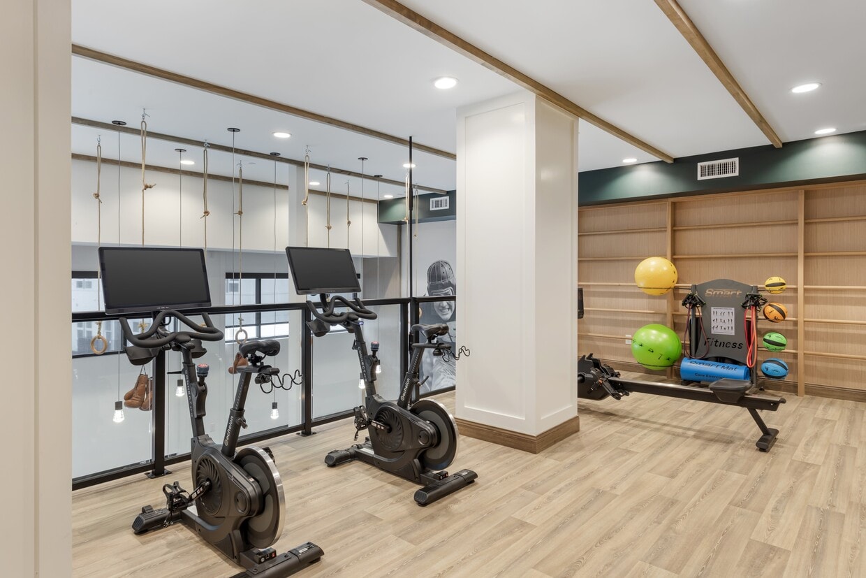 Banyan Flats Apartments - 2022 N Beckley Ave Dallas, TX 75208 ...