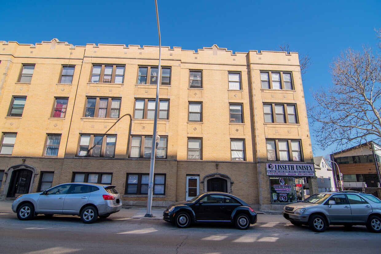 6051 N Ridge Ave, Chicago, IL 60660 - House Rental in Chicago, IL ...