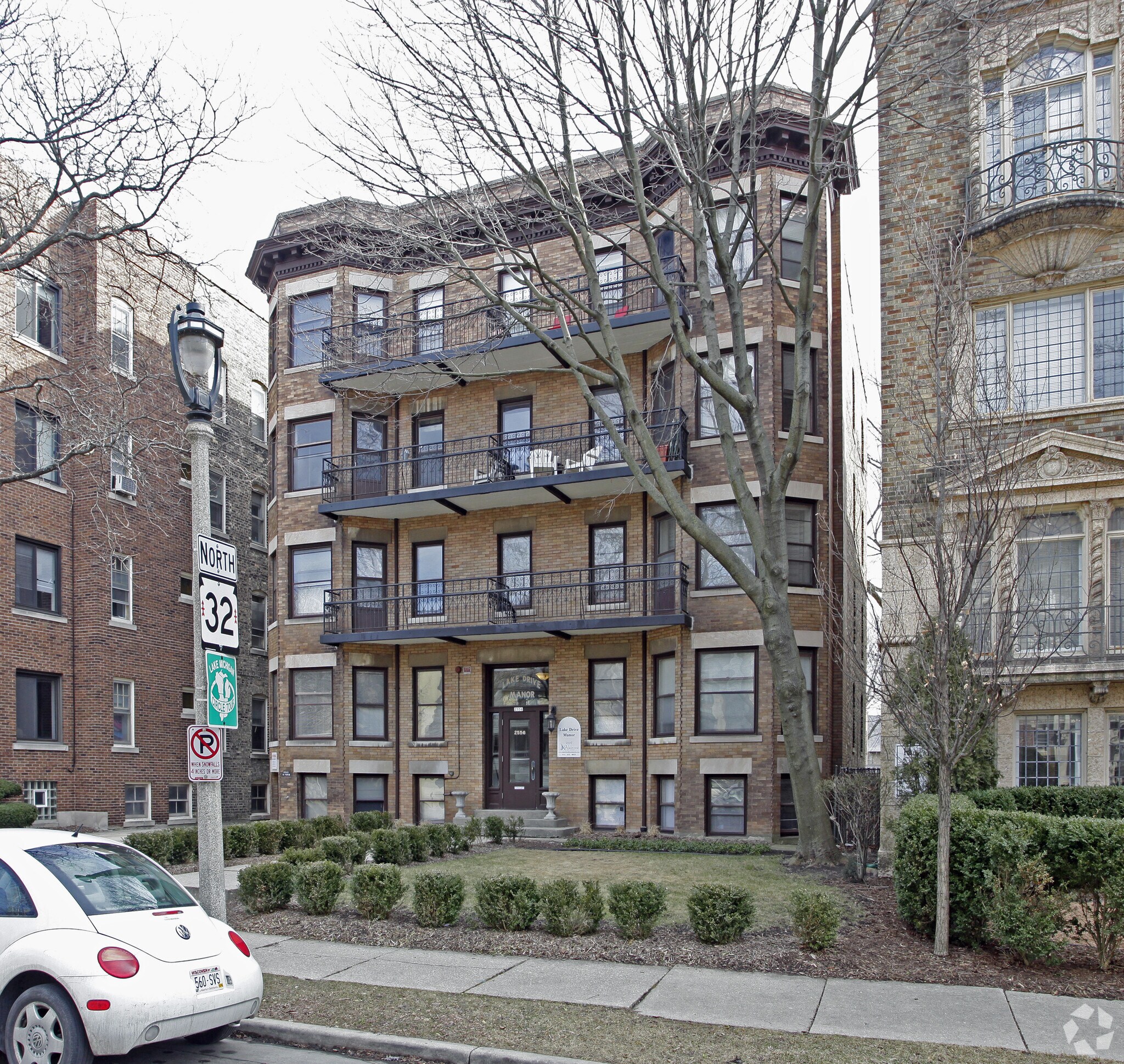 Lake Drive Manor - 2556 N Lake Dr Milwaukee, WI 53211 | Apartments.com