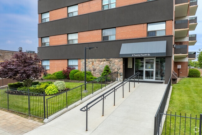 New Toronto Toronto Loft Apartments for Rent - Toronto, ON - 32 Rentals ...