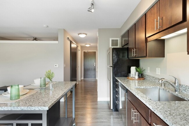 Spectrum Apartments & Townhomes - 815 9th Ave SE Minneapolis, MN 55414 ...