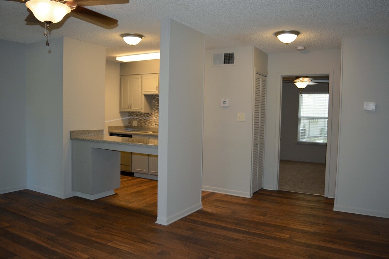 Spring Chase Apartments - 1601 Norman Dr Valdosta, GA 31601 ...