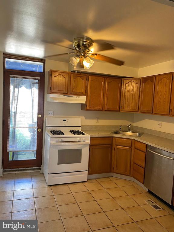 408 Sanders St, Baltimore, MD 21230 - Townhome Rentals in Baltimore MD ...