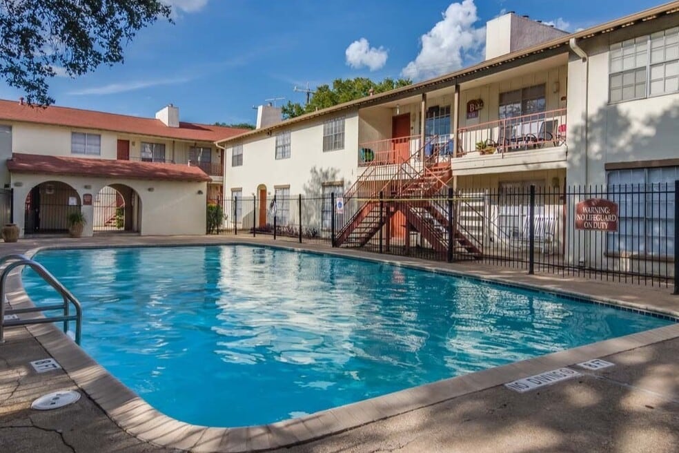 Caliza at the Loop Townhomes for Rent - San Antonio, TX | Apartments.com