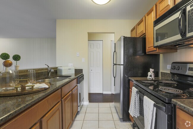 Clover Ridge East Apartments Apartments - Palatine, IL | Apartments.com