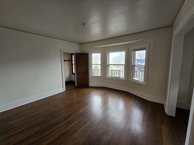 1035 Lakepointe St Unit 1037, Grosse Pointe Park, MI 48230 - 1035 ...