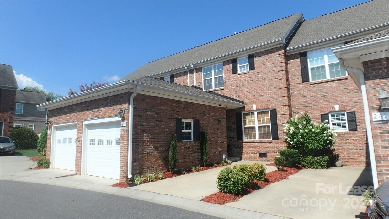2409 Madeline Meadow Dr, Charlotte, NC 28217 - Townhome Rentals in ...