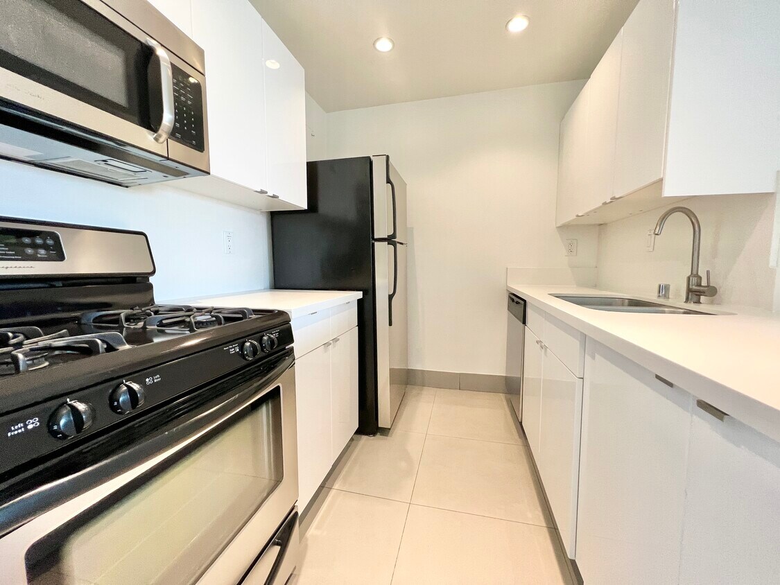 8813 Burton Way Unit 214, Los Angeles, CA 90048 - Room for Rent in Los ...