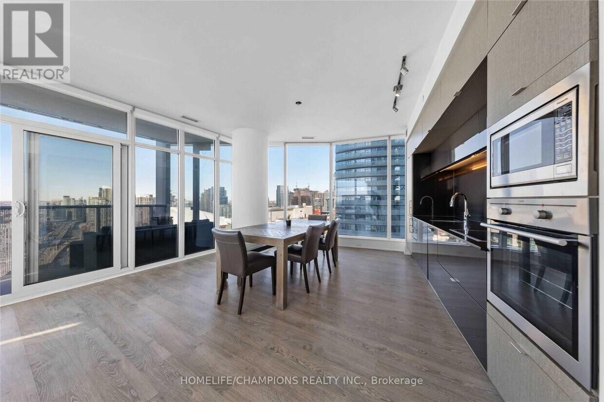10 York St Unité 3710, Toronto, ON M5J 0E1 - Appartement à Louer à ...