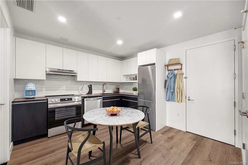 299 E 161st St Unit 808, The Bronx, NY 10451 - Room for Rent in The ...