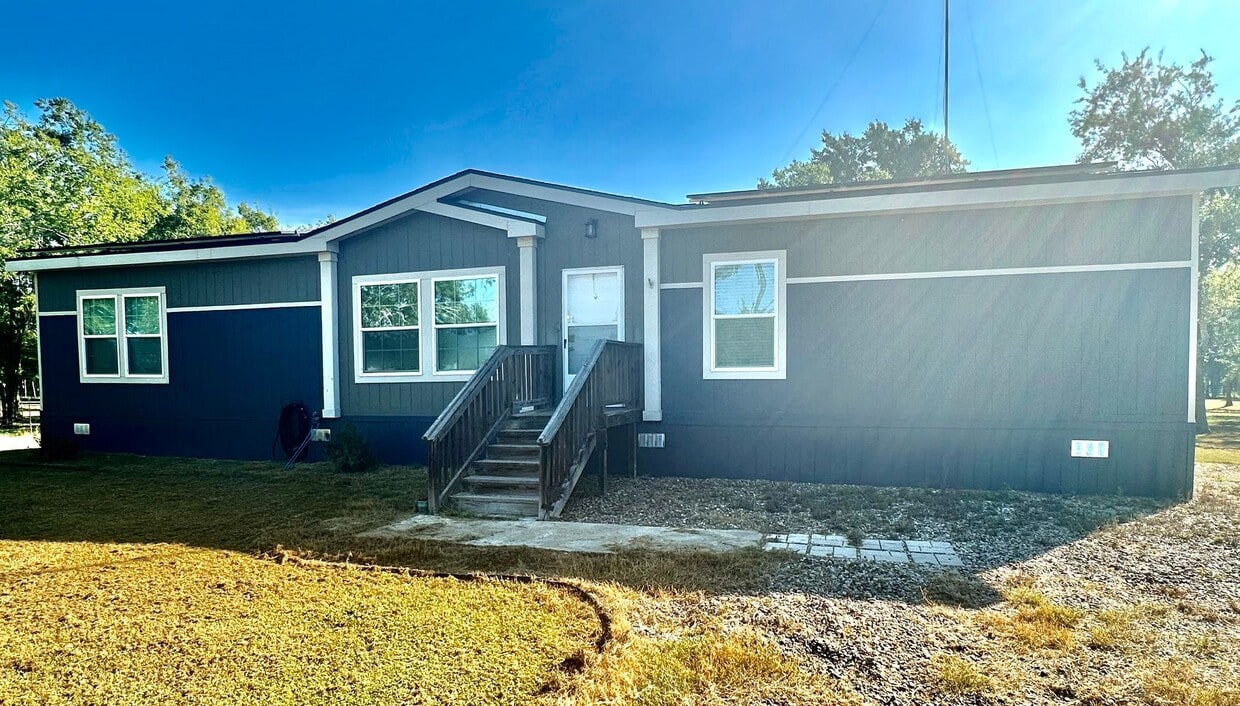 602 N Colorado St, Edna, TX 77957 - House Rental in Edna, TX ...