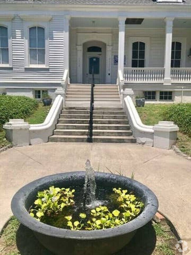 Best Luxury Uptown Triangle Apartments for Rent - New Orleans, LA ...