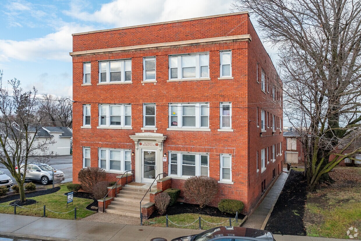 7006 Detroit Apartments & Lakewood Area - Apartments in Cleveland, OH ...