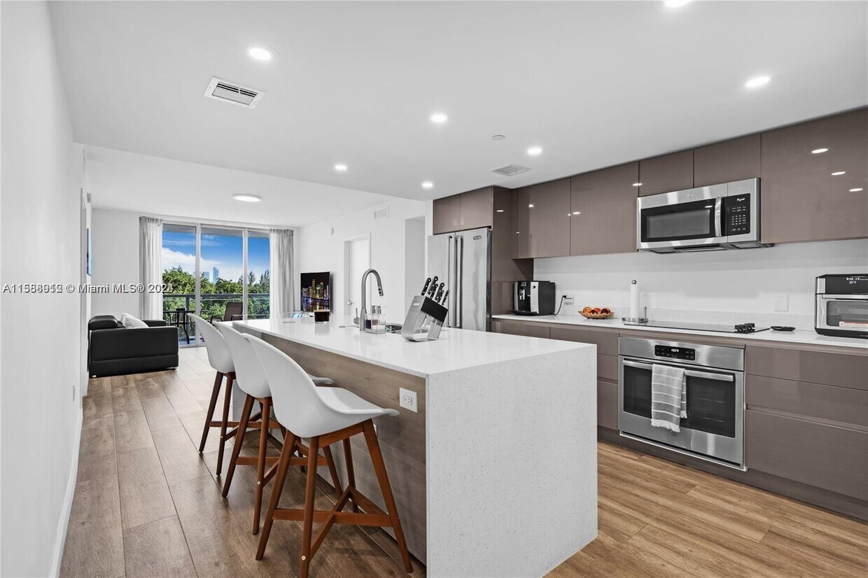 13800 Highland Dr North Miami Beach, FL 33181 - Alquileres en North ...