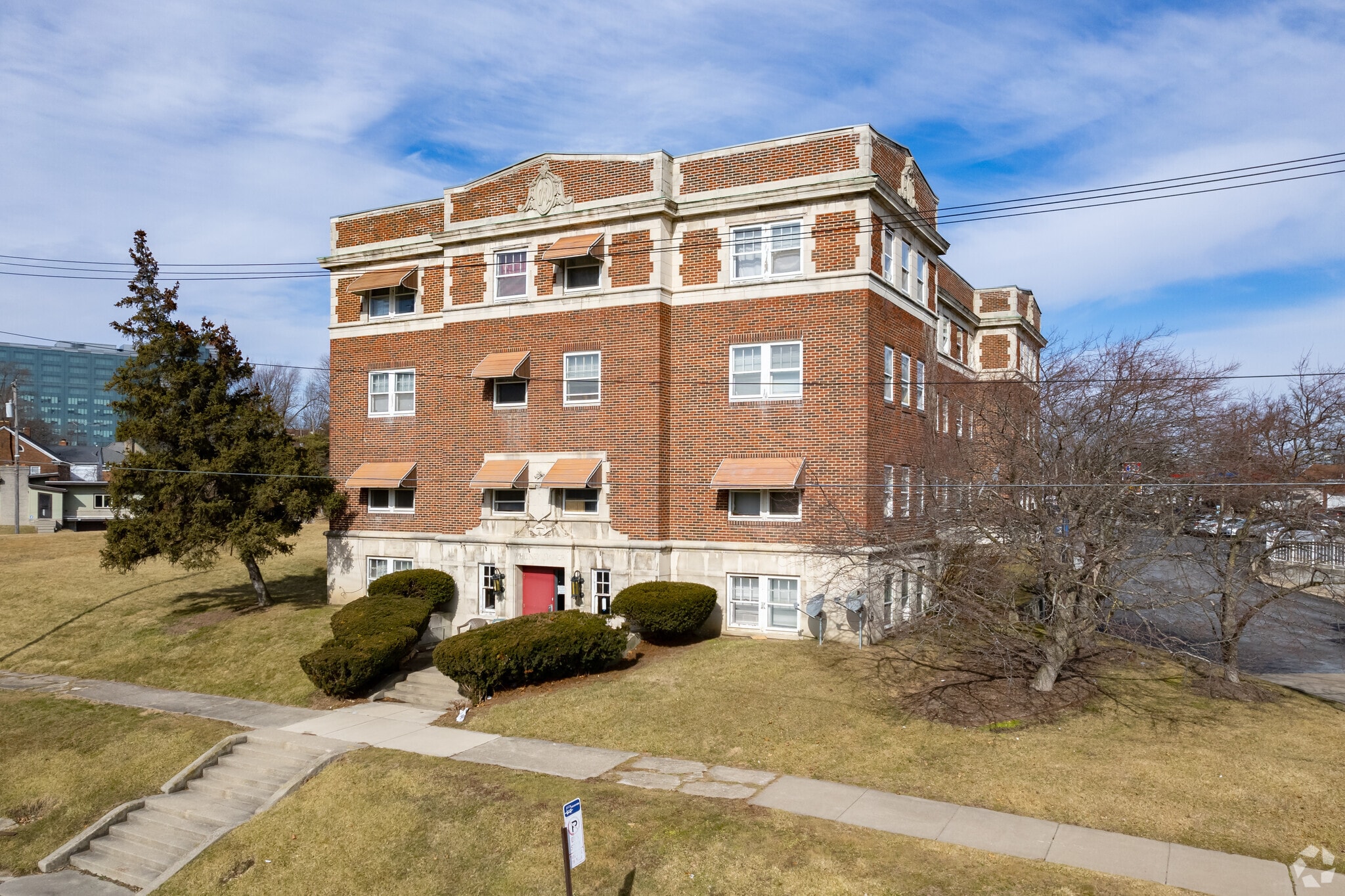 Whitney Manor - 1868 N Cove Blvd Toledo, OH 43606 | Apartments.com