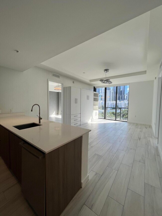 Best Luxury West Brickell Apartments for Rent - Miami, FL - Updated ...