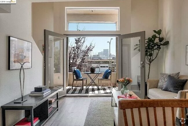 Pill Hill Loft Apartments for Rent - Oakland, CA - 1 Rentals ...