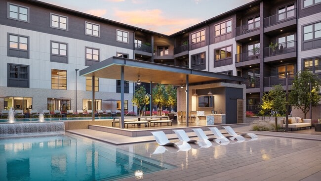 Oak Park Apartments for Rent with a Walk-In Closet - Austin, TX ...