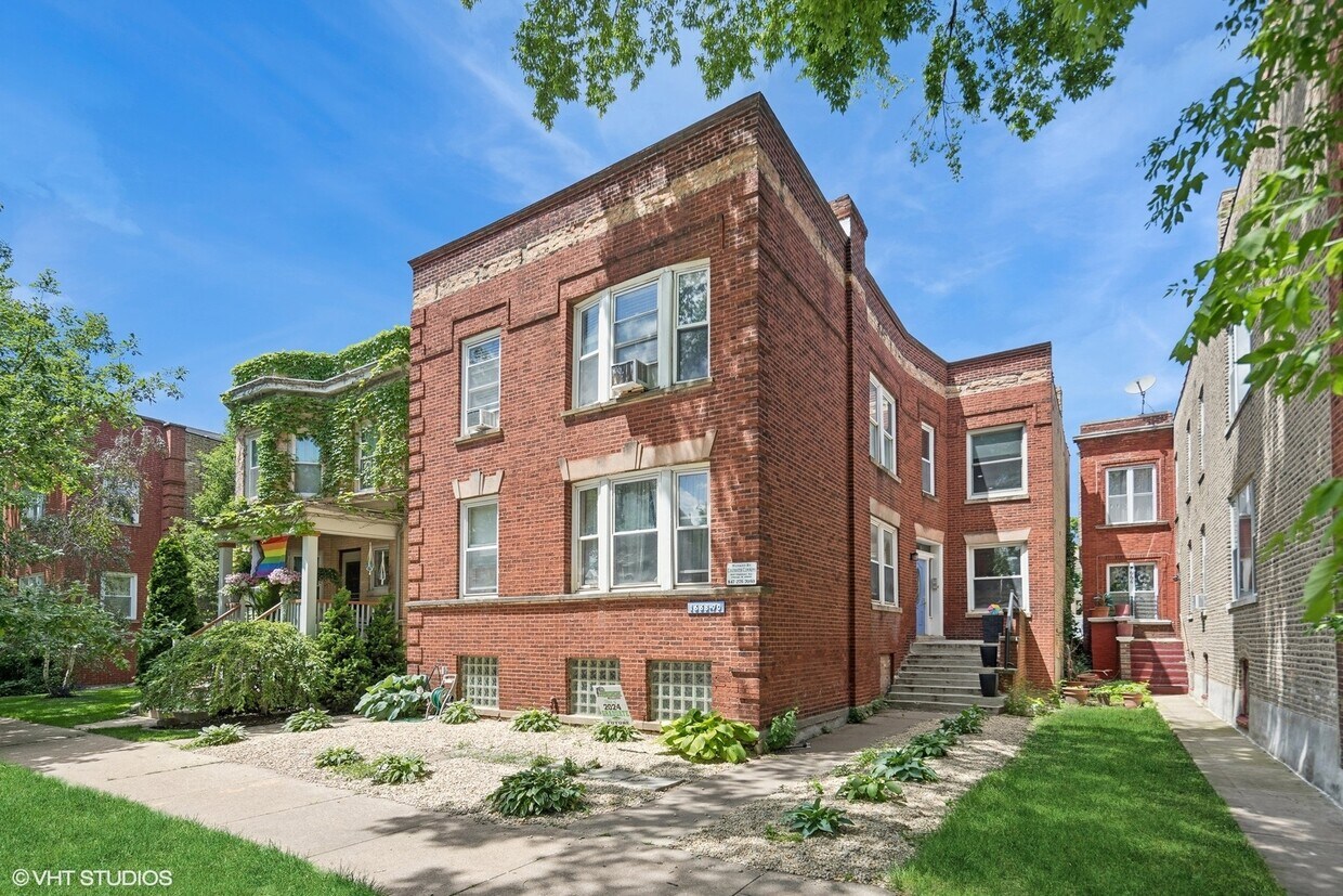 1668 W Edgewater Ave, Chicago, IL 60660 - House Rental in Chicago, IL ...