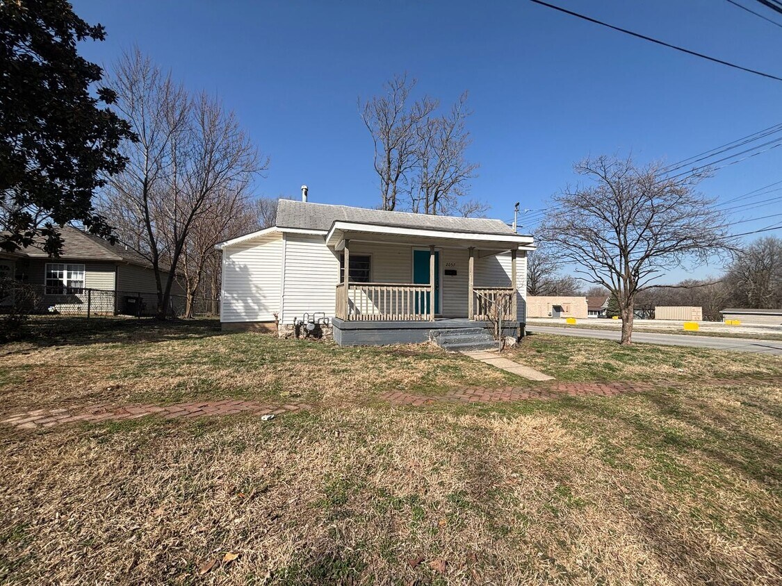 2057 N Travis Ave, Springfield, MO 65803 - House Rental in Springfield ...