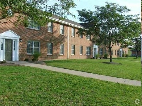 Apartments for Rent with a Balcony in Pershing IN