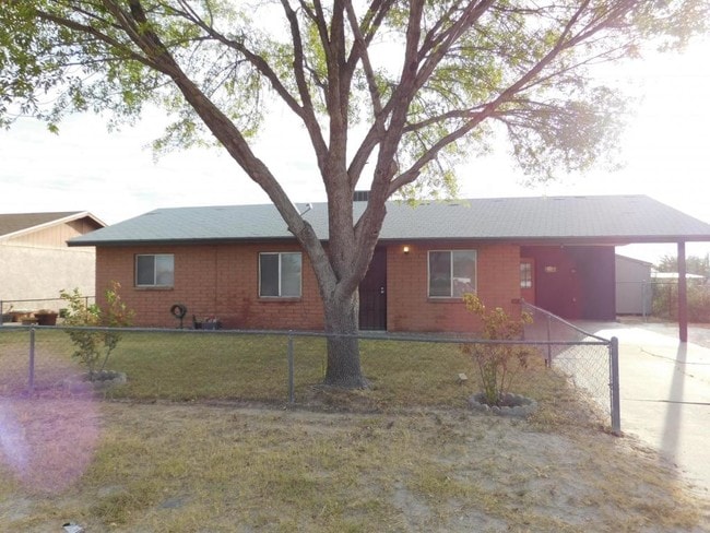 229 S Bisbee Ave - House for Rent in Willcox, AZ | Apartments.com
