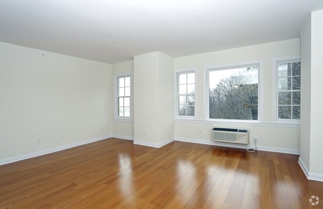 The Alexander Apartments - Edgewater, NJ | Apartments.com