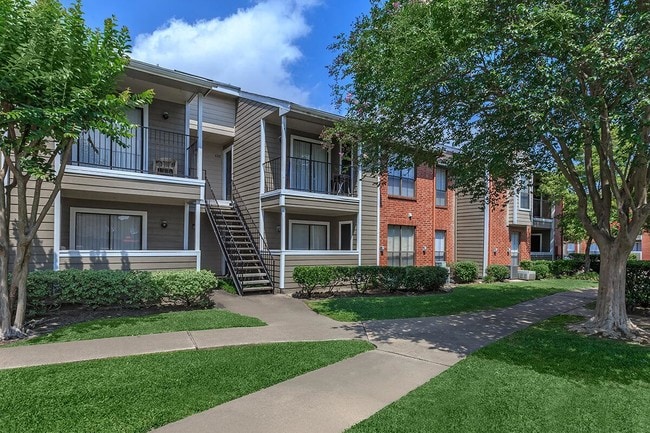 Hunters Creek Apartments Apartments - Houston, TX | Apartments.com