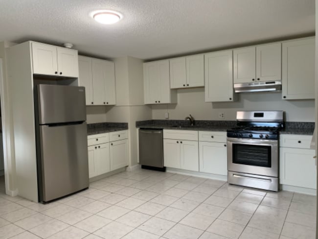 Apartments for Rent with a Walk-In Closet in Hatfield MA