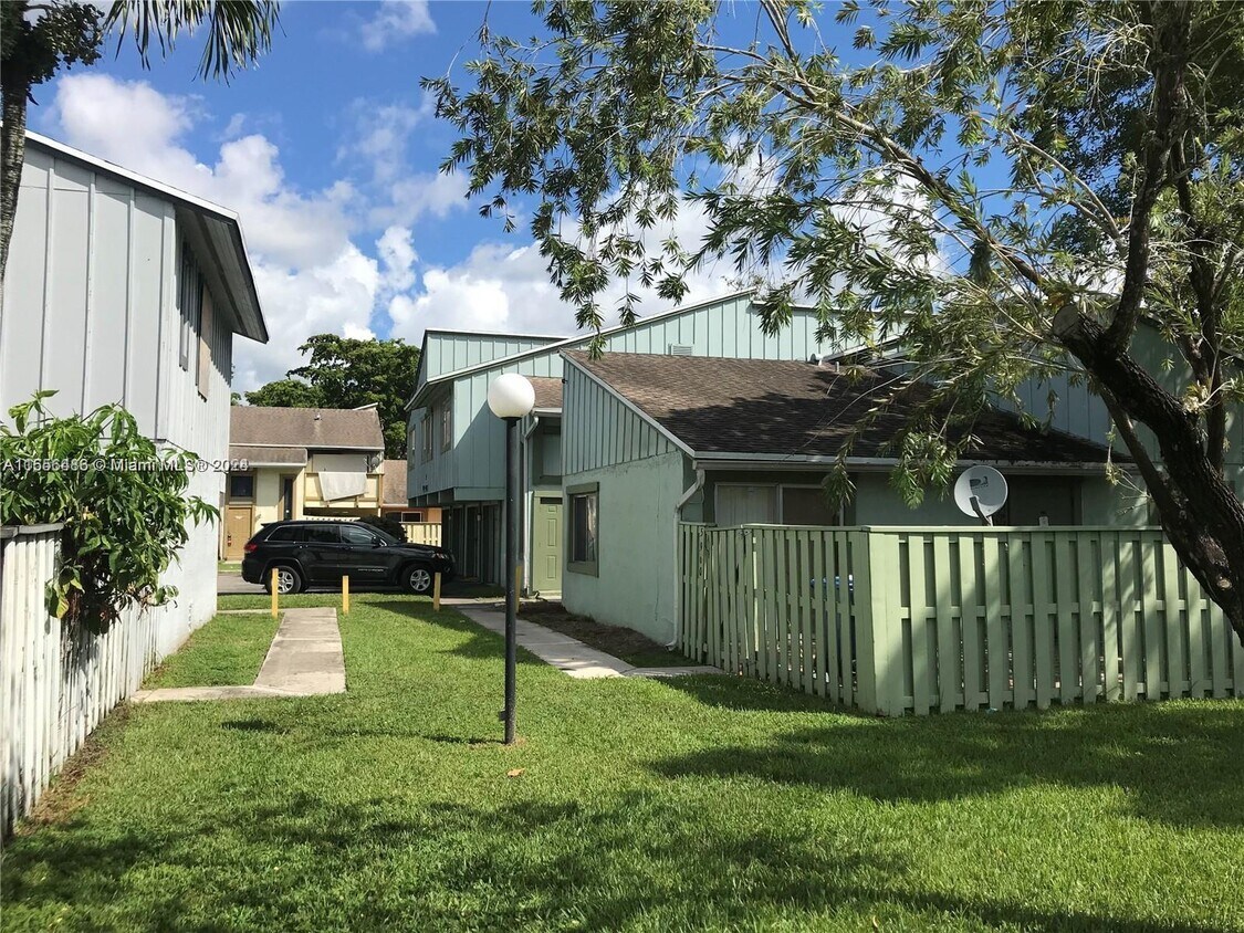 5962 NW 21st St, Lauderhill, FL 33313 - Townhome Rentals in Lauderhill ...