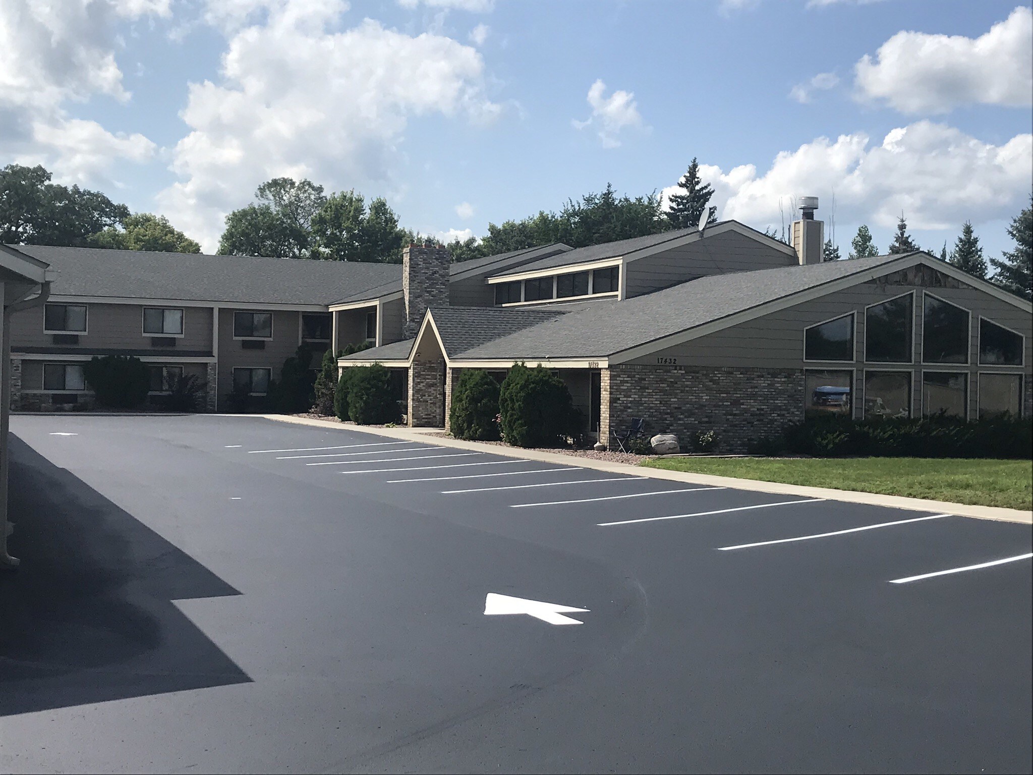 Elk River Lodge and Apartments - 17432 Zane St Nw Elk River, MN 55330 ...