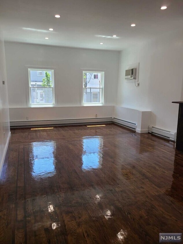 542 28th St Unit 1st floor, Union City, NJ 07087 - Room for Rent in ...