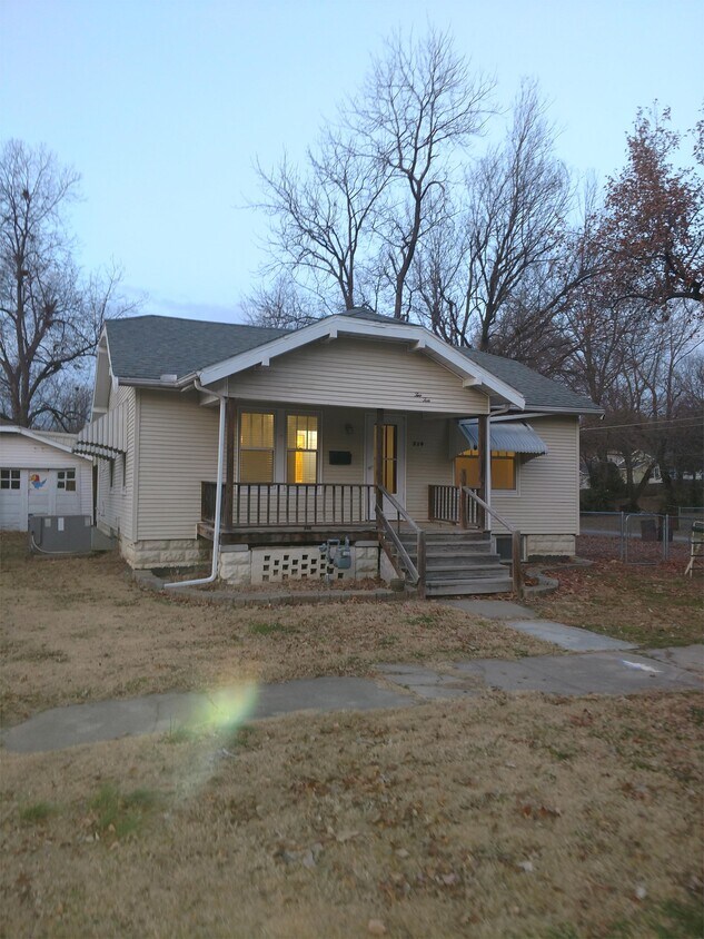210 W Madison St, Pittsburg, KS 66762 - House Rental in Pittsburg, KS ...
